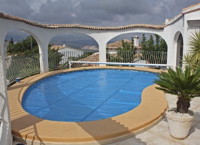 Solar pool cover and swimming pool covers
